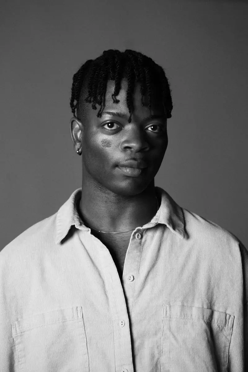 Tau Txais Nrog CFDA / Vogue Fashion Fund Finalist Taofeek Abijako