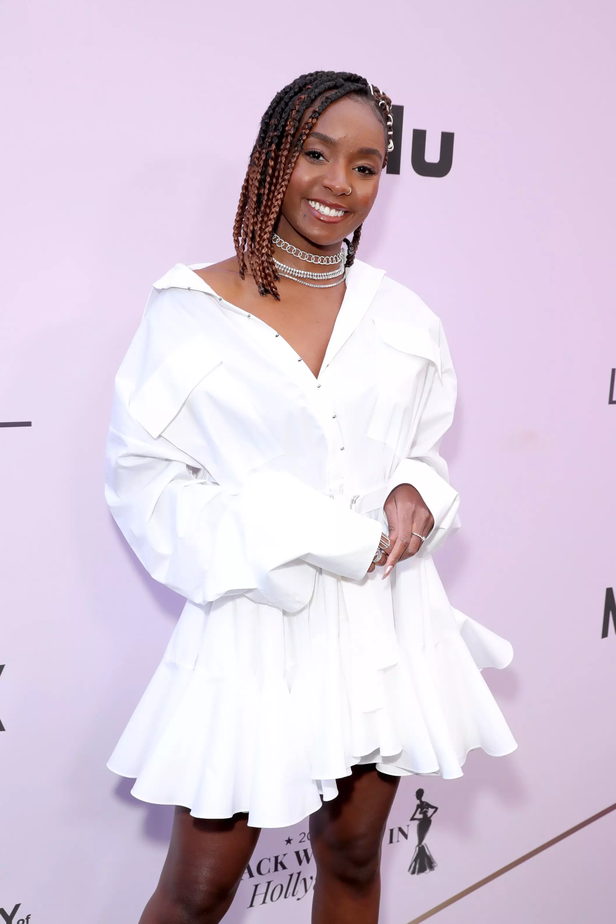 Красива коса виглядає з ESSENCE Black Women In Hollywood Awards 10772_9