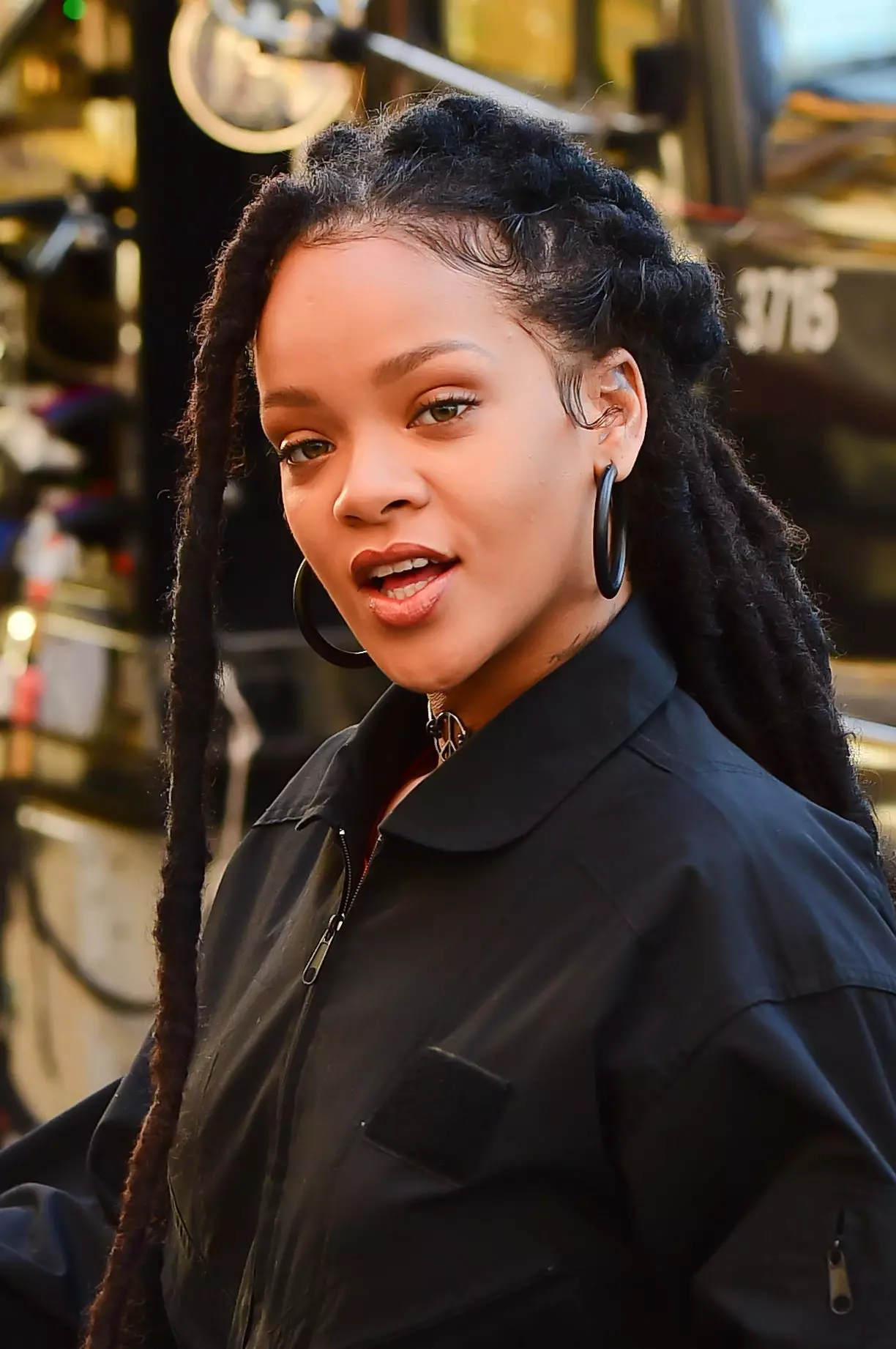 Zoo siab hnub yug Rihanna! Koj Ib txwm Ua Lub Hom Phiaj Zoo Nkauj 11147_17