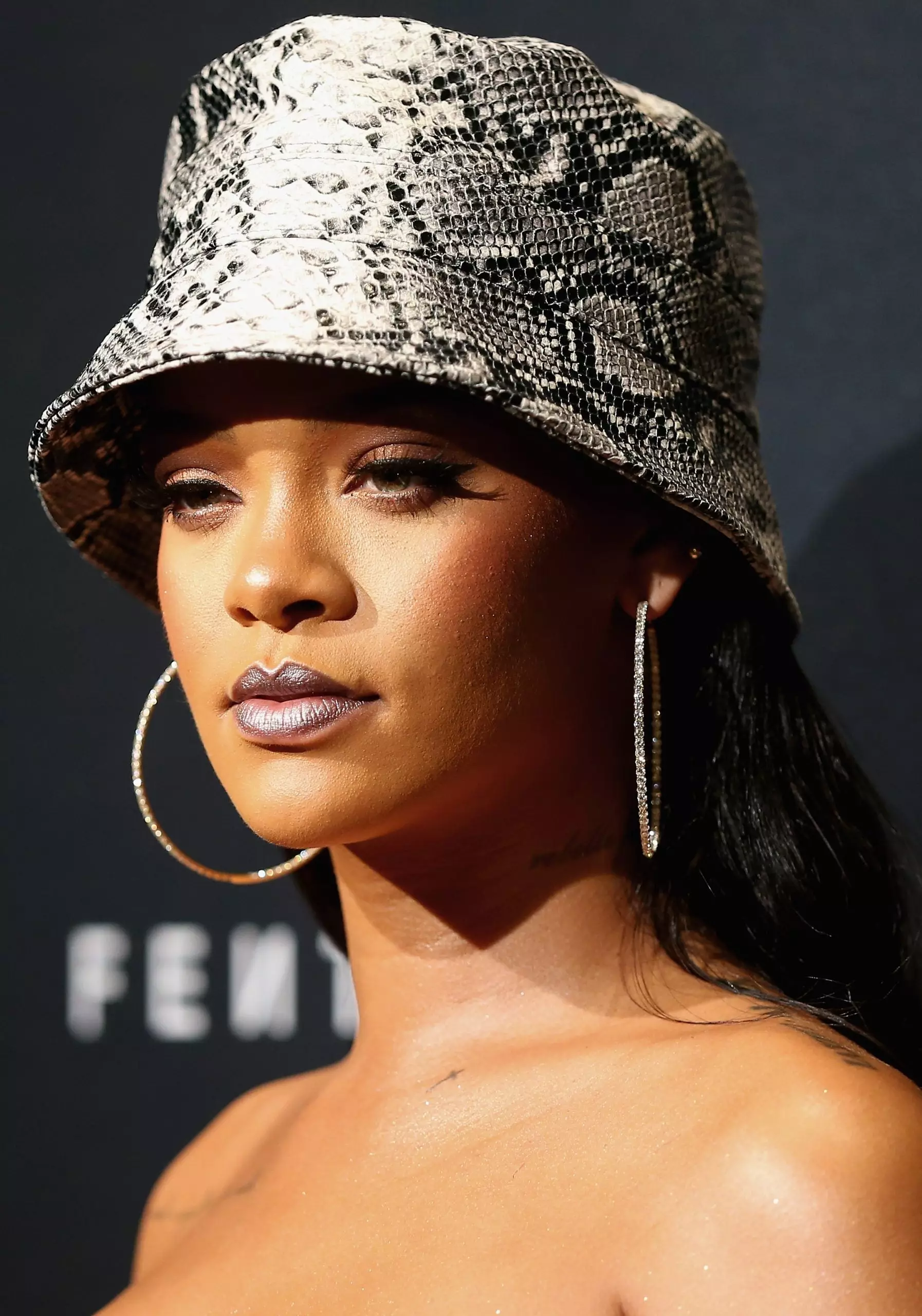 Obi ụtọ ụbọchị ọmụmụ Rihanna! Ị bụbu ebumnuche ịma mma mgbe niile 11147_28