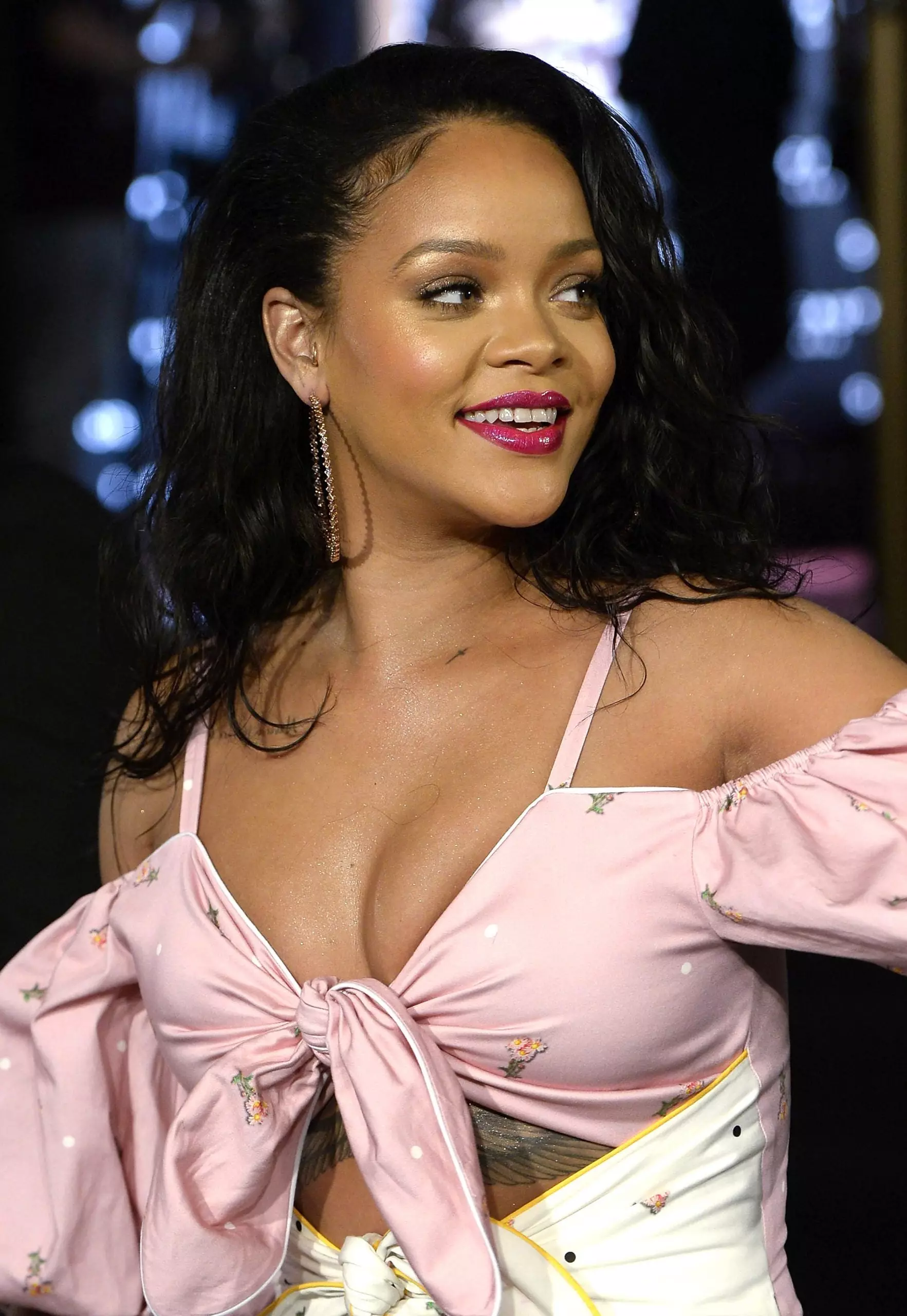 Selamat Hari Lahir Rihanna! Anda Sentiasa Menjadi Matlamat Kecantikan 11147_30