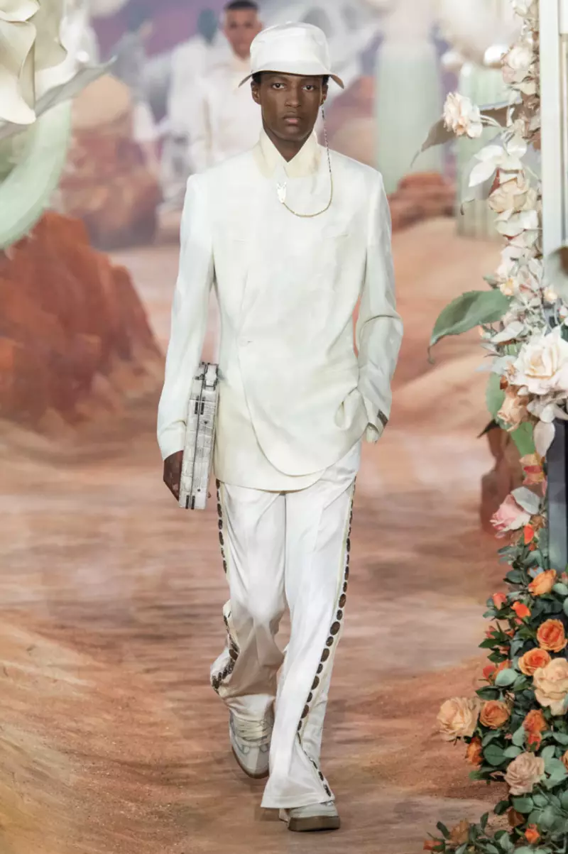A Dior bemutatja 2022 tavaszi férfi kollekcióját, a Cactus Jacket Travis Scott-tal