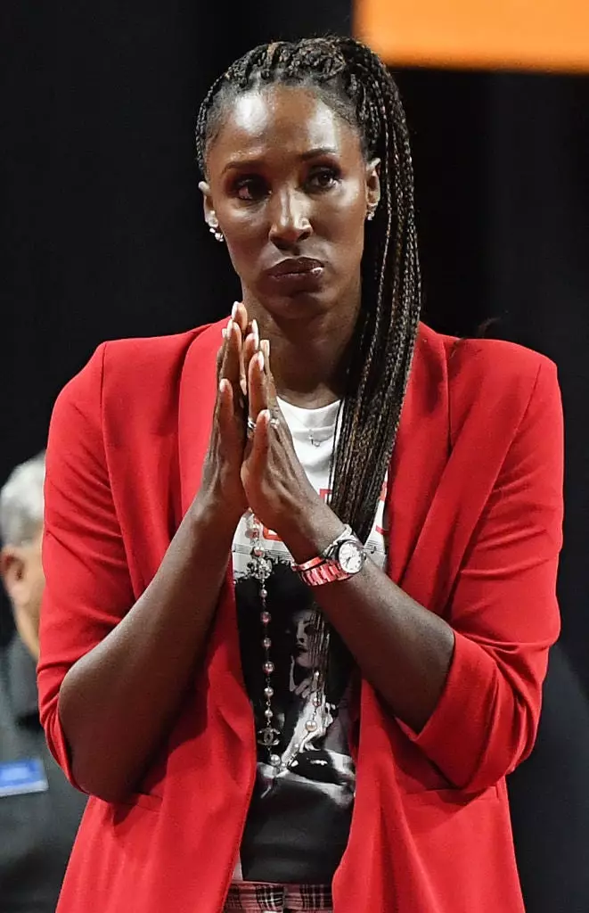 Lisa Leslie Meta Tħaddan il-Feminilità tagħha: Irrid li n-nies ikunu jafu li jien mara