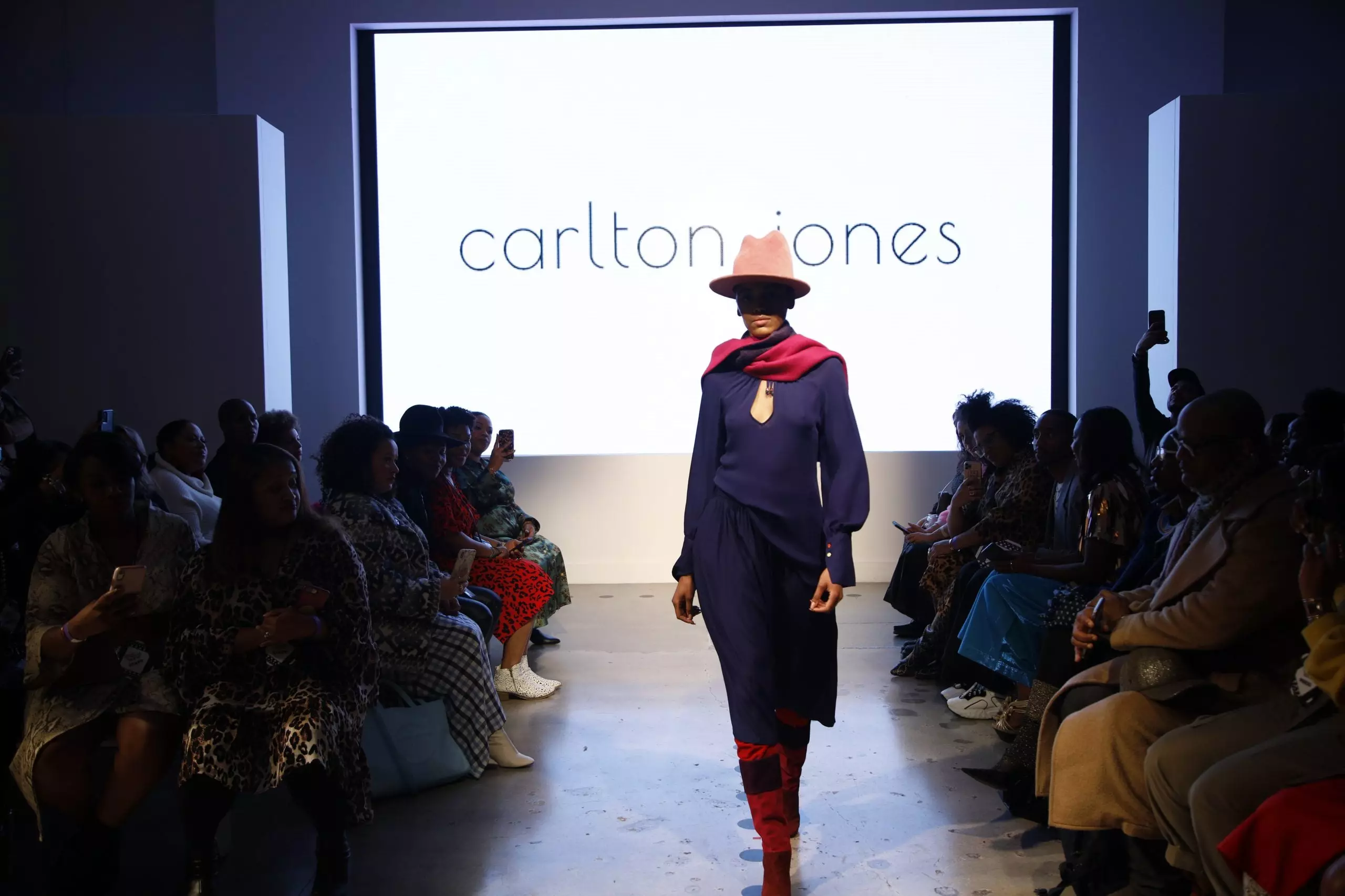 Carlton Jones debuterer med sin første efterårs-/vinterkollektion på ESSENCE Fashion House 11876_14