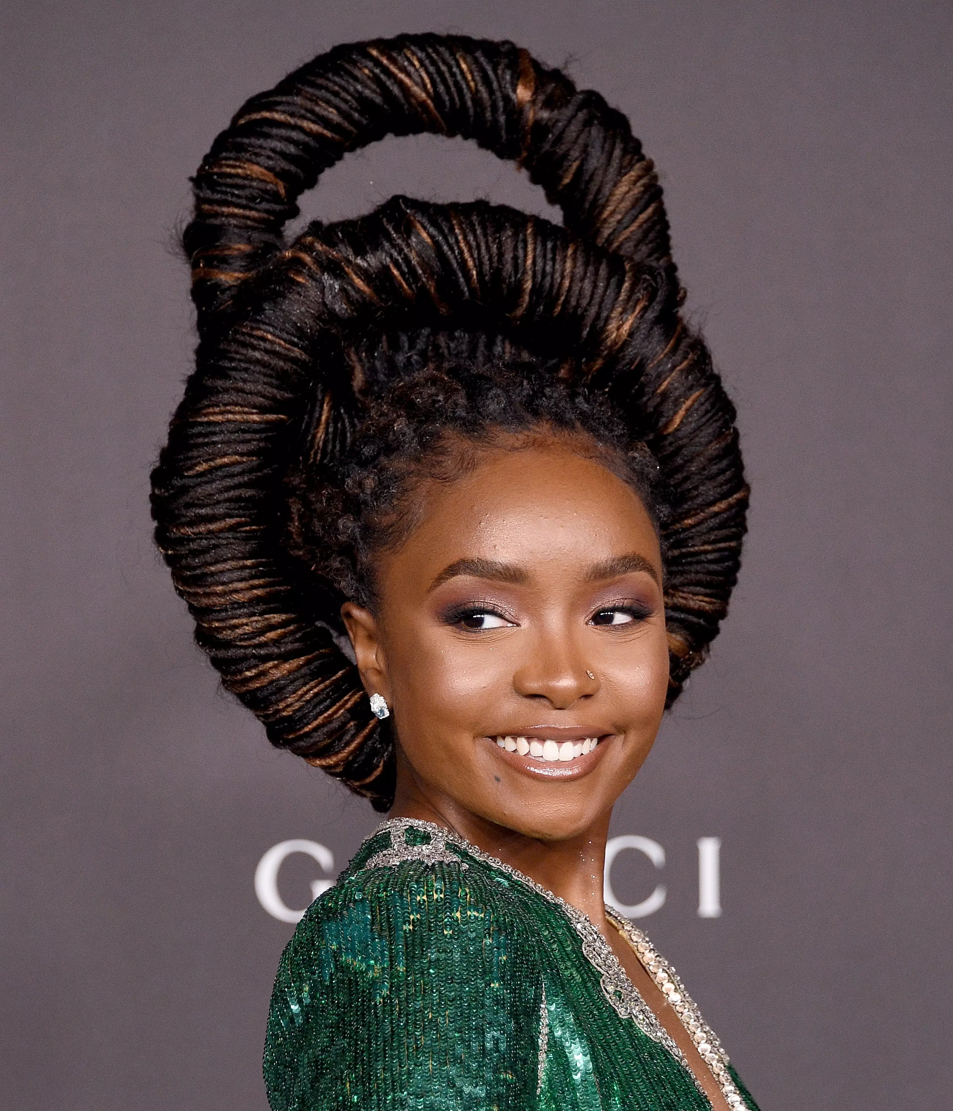 Mai gyaran gashin gashi Larry Sims ya bayyana KKi Layne's LACMA Gala Hair Masterpiece