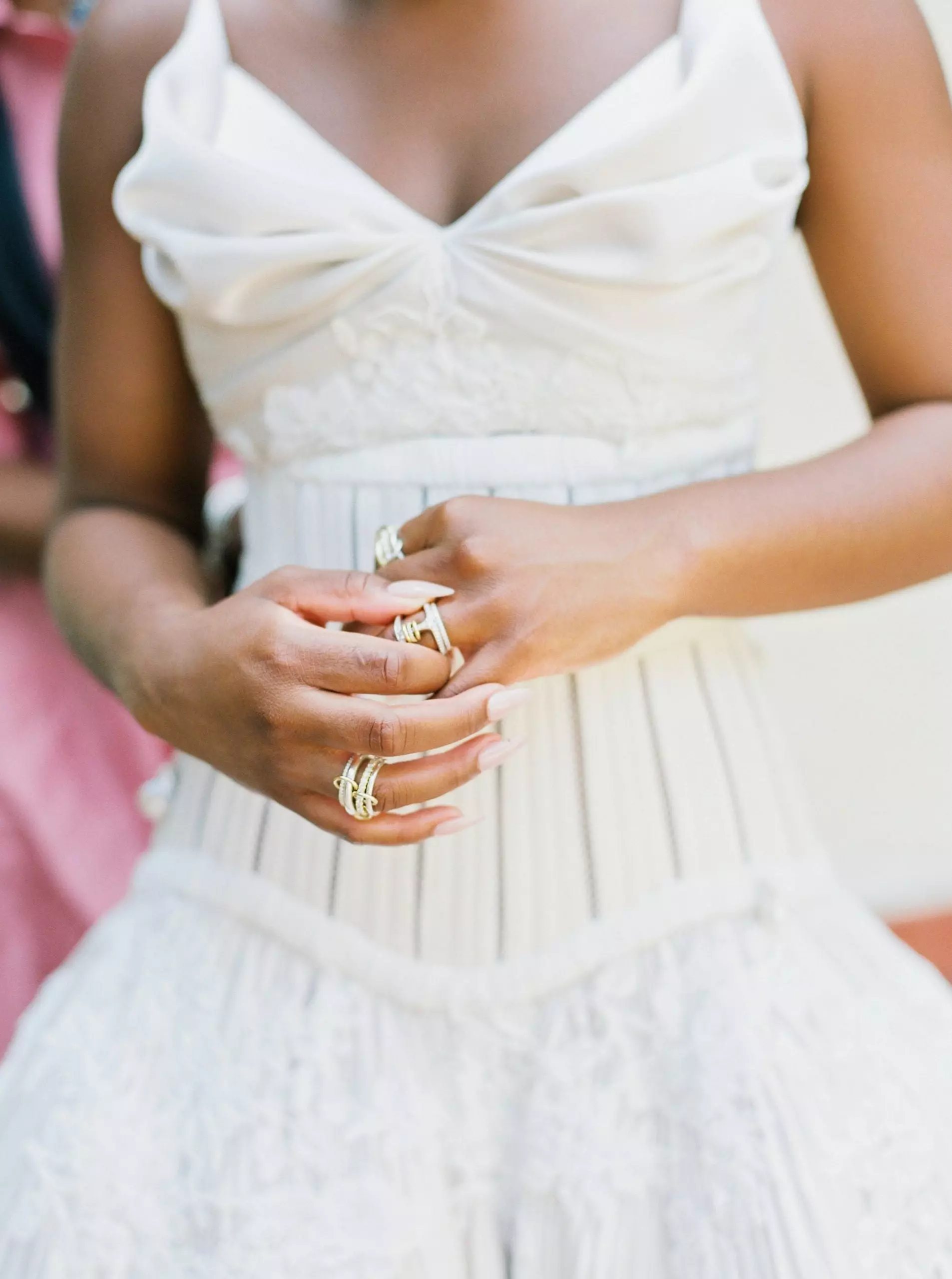 Нетрадиционалниот венчален фустан на Телша Андерсон-Бун треба да биде на вашата табла за расположение