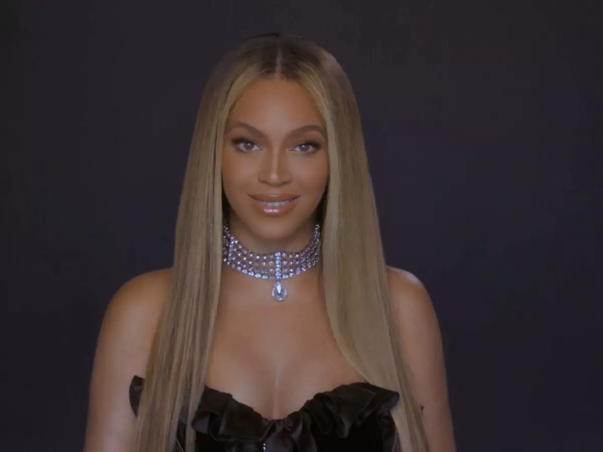 Beyoncé Meliputi Vogue British Untuk Mengumumkan Projek Baru Akan Datang Pada Bulan Julai