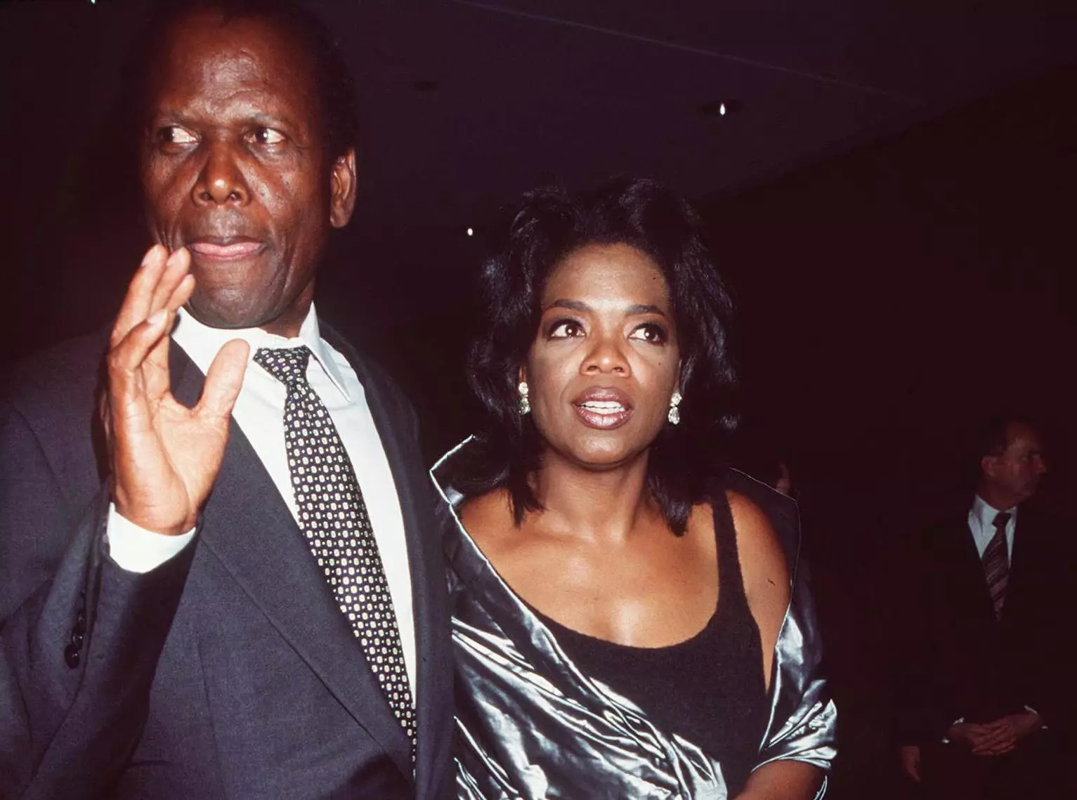 Freagraíonn Hollywood ar Shásamh Sidney Poitier