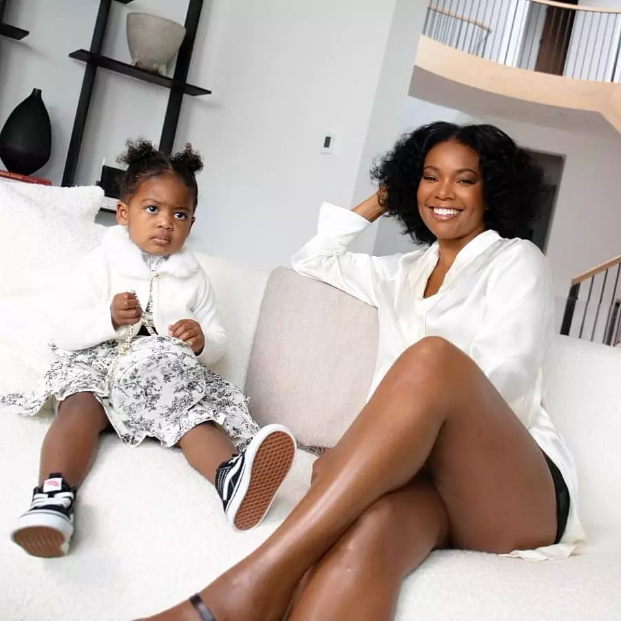 កូនស្រីរបស់ Tia Mowry និង Gabrielle Union មានកាលបរិច្ឆេទលេងគួរឱ្យស្រលាញ់បំផុត។ 12702_4