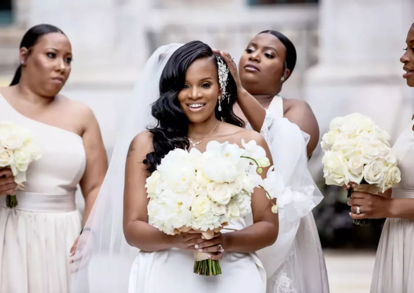 Le bonheur de la mariée : 10 jolies photos de mariées joyeuses qui embelliront votre journée