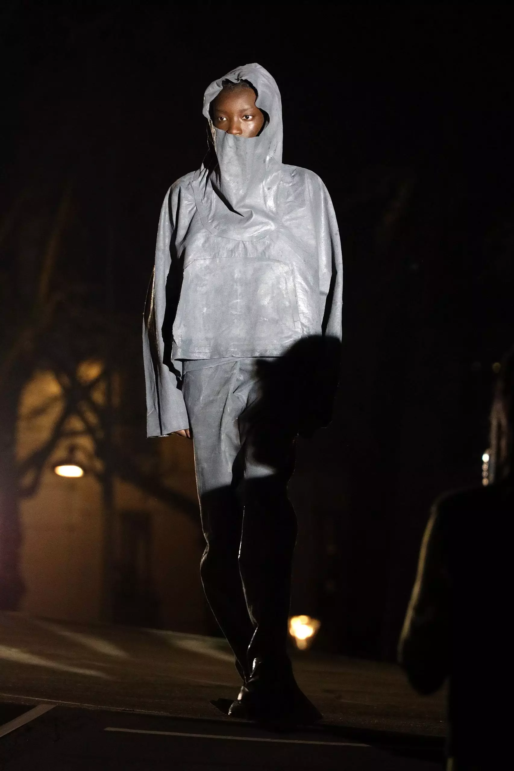 Kanye West Parijdagi moda haftaligida Yeezy 8-mavsumini taqdim etadi 1290_6