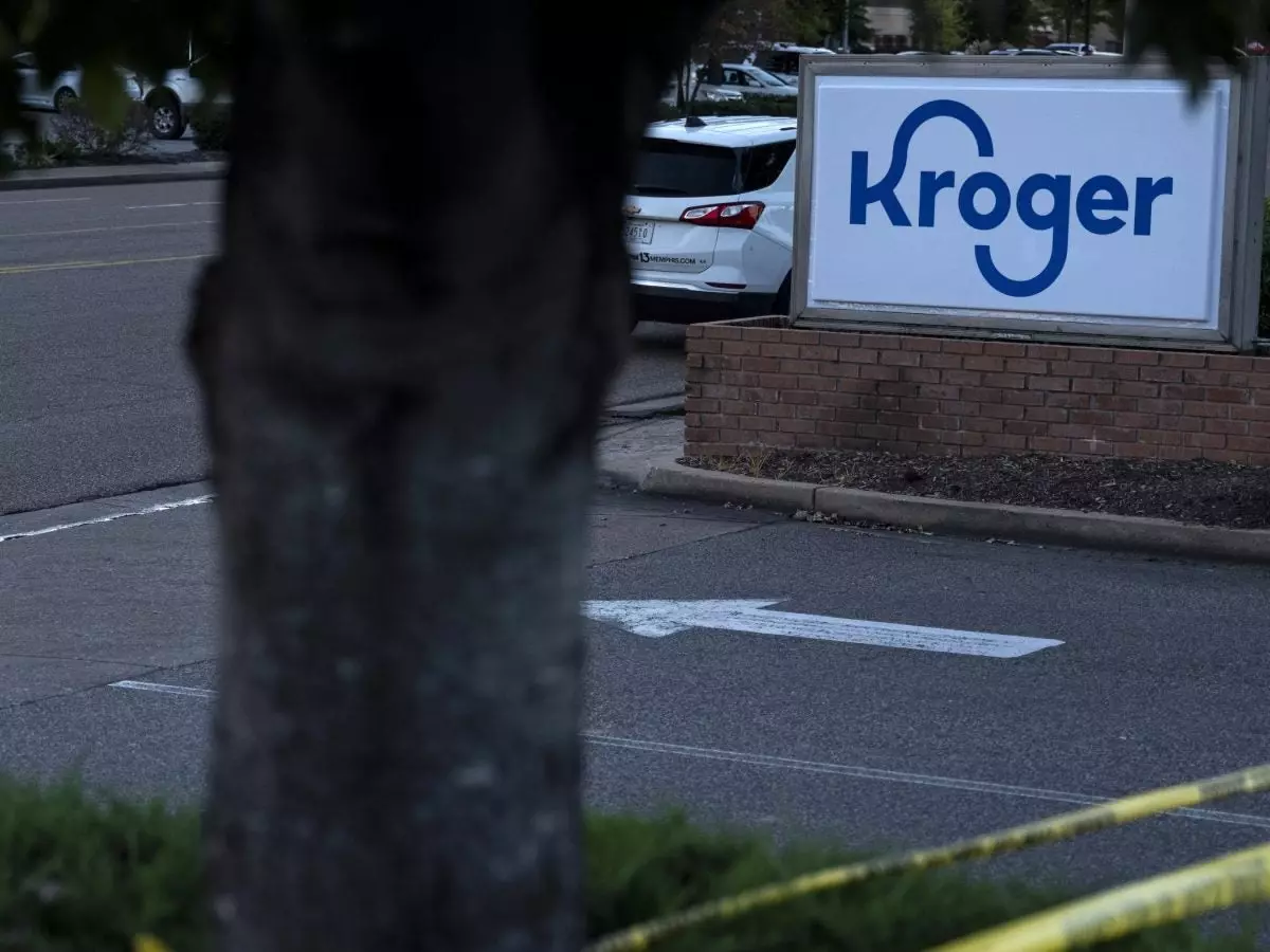 La guardia di sicurezza di Kroger avrebbe sparato e ucciso un uomo di colore dopo averlo affrontato per la musica ad alto volume