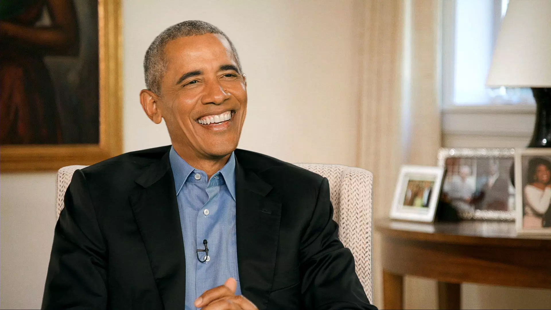 Барак Обама яагаад шинэ дурсамж номоо “Амласан газар” гэж нэрлэснийг олж мэдээрэй.