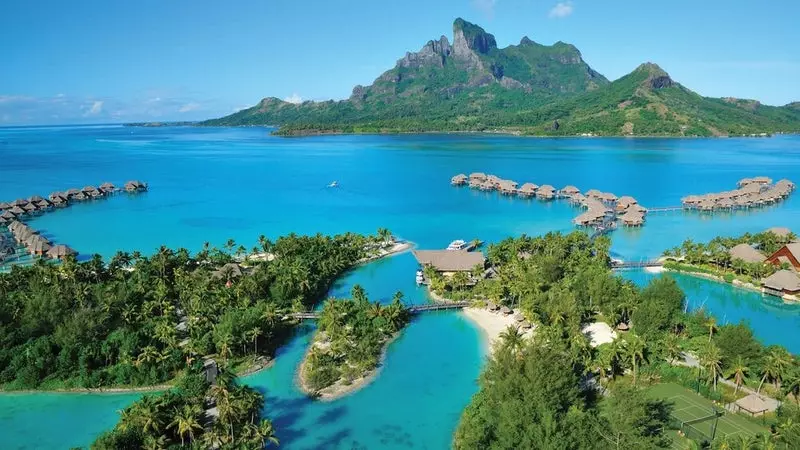 Musikana Mutema Bucket Rondedzero: Bora Bora's Overwater Luxury uye Majestic Lagoons