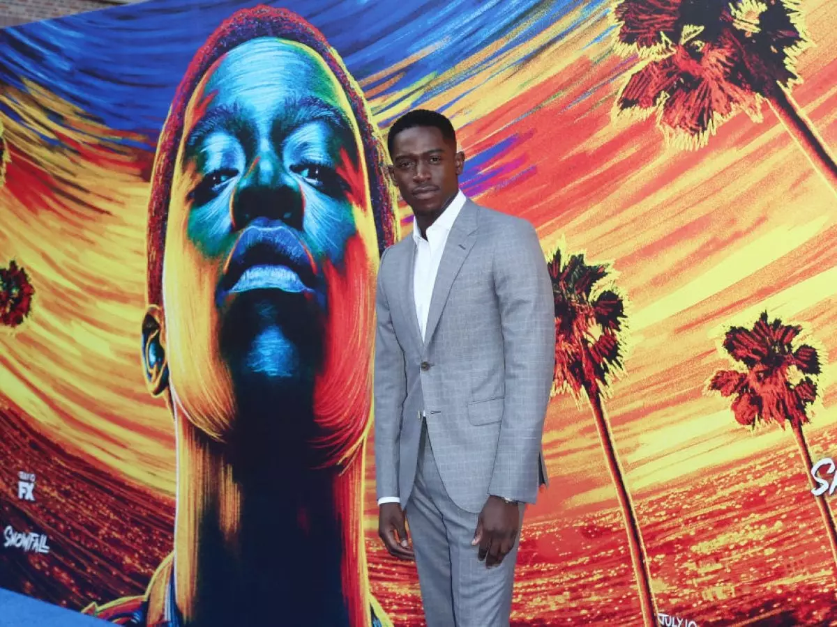 'Snowfall' Star Damson Idris schwätzt Dramrollen a genéisst de Ride un d'Spëtzt