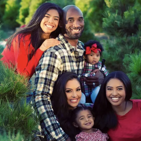 24 fotos de Kobe Bryant, el padre y hombre de familia 14692_25