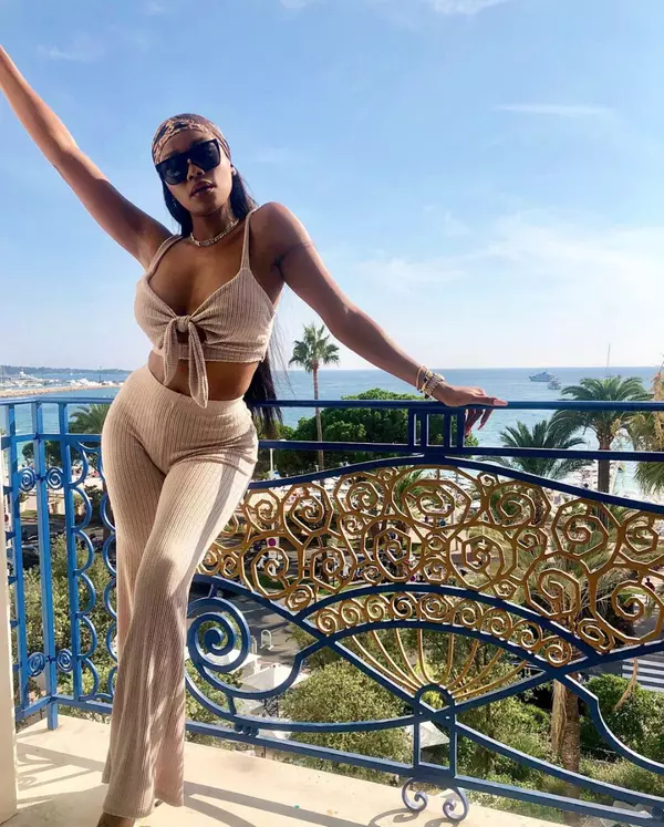 10 пъти стилът на пътуване на Bonang Matheba ни остави без думи 14762_8