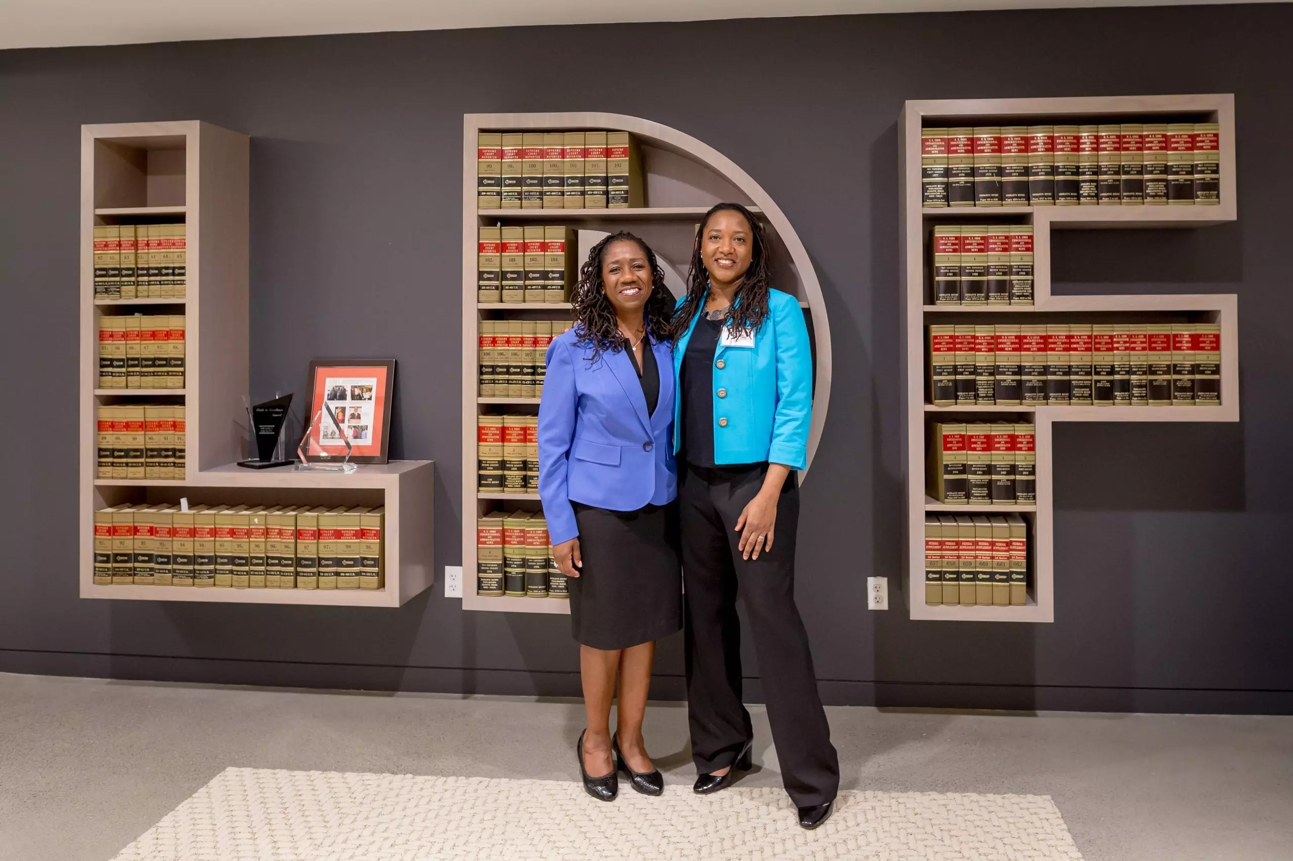 全国有色人种协进会法律辩护基金主席雪莉琳·伊菲尔即将卸任