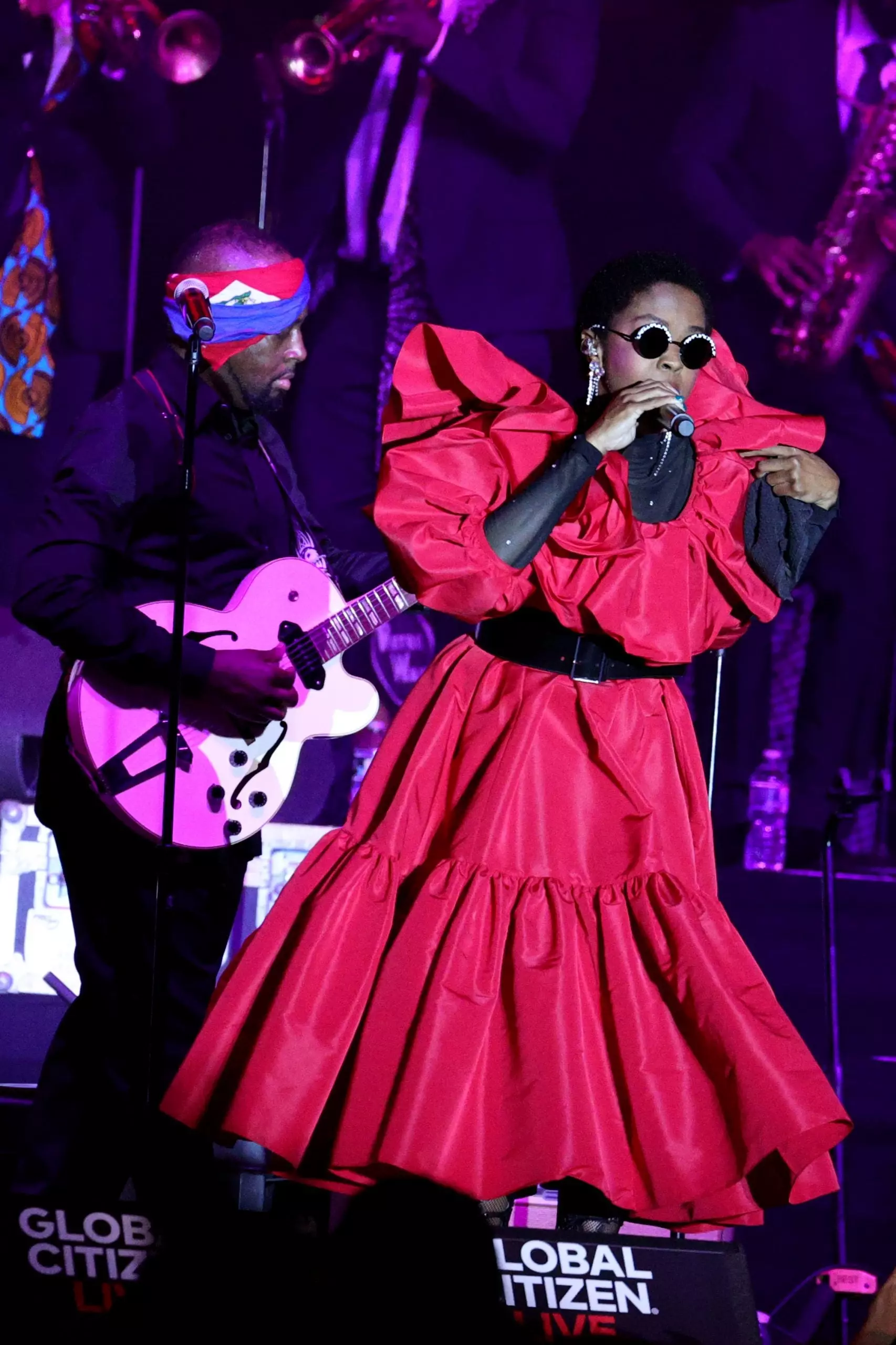 Frou Lauryn Hill: 'Wy hawwe in komplisearre mar moaie histoarje' op Fugees Reunion