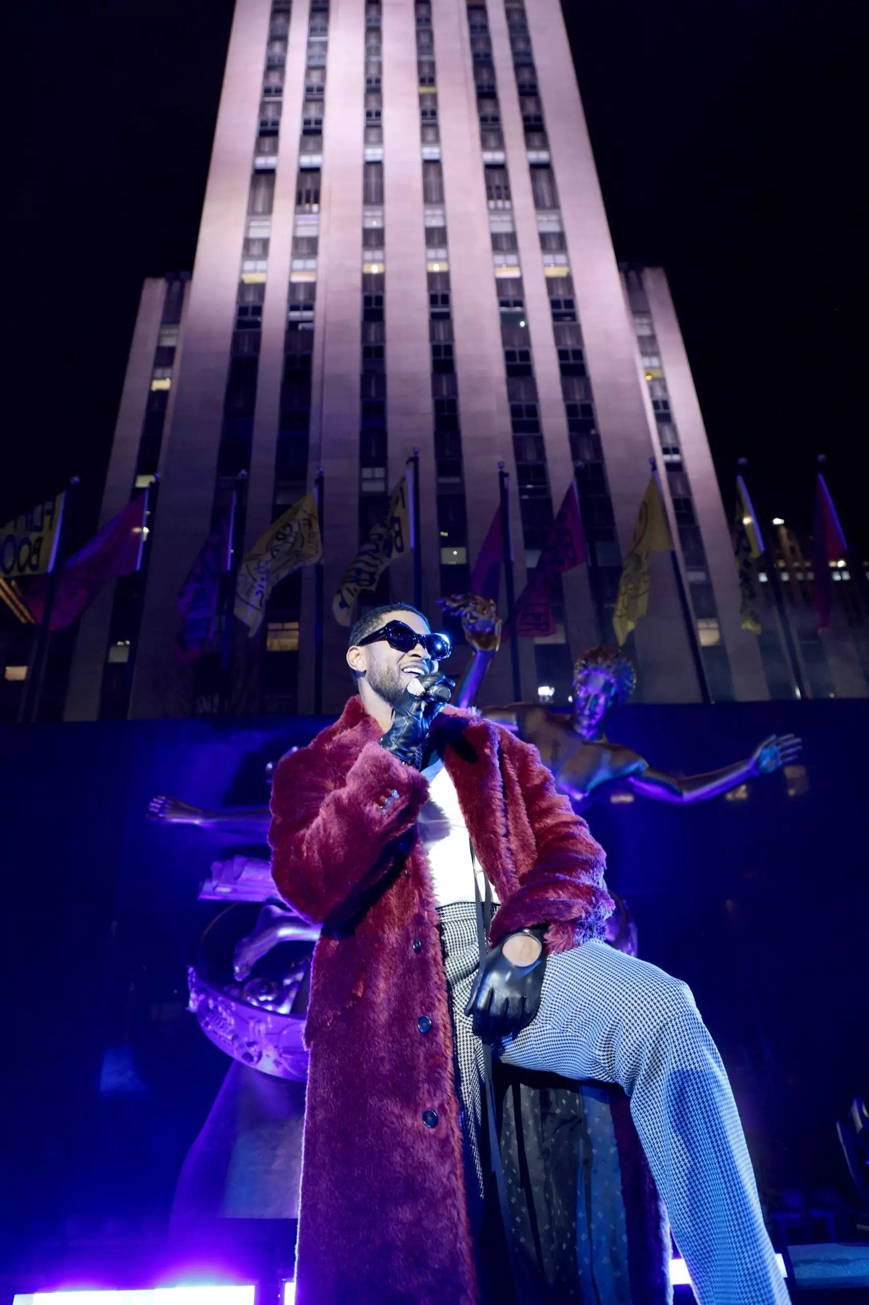 Stars Roll & Bounce Through Rockefeller Center's New Roller Rink 15149_2