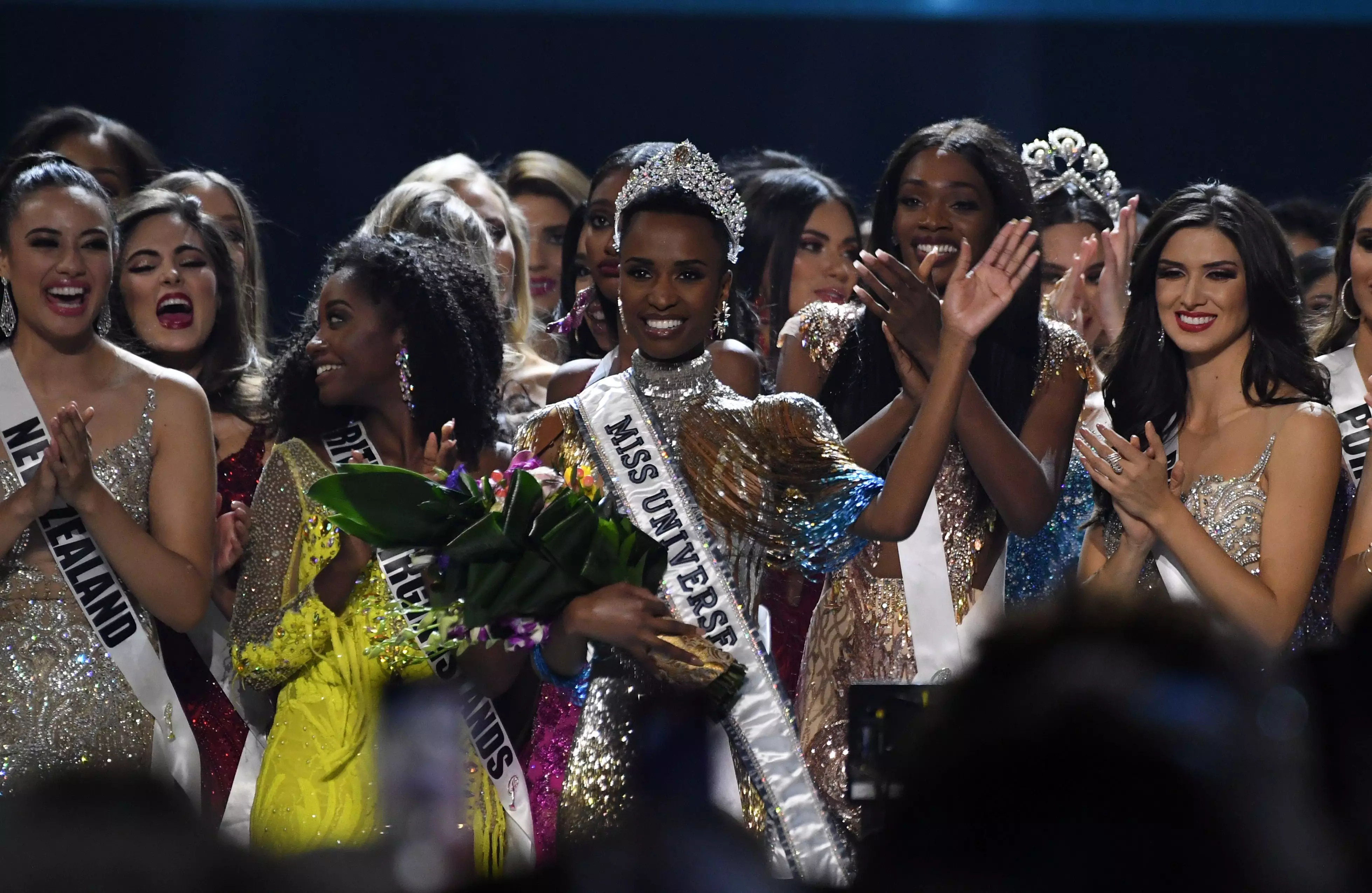 The New Miss Universe er en unapologetisk naturlig sort skønhed