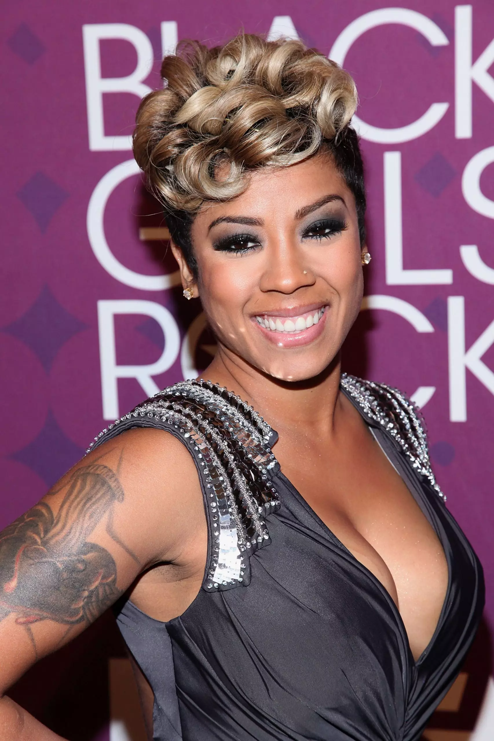 O novo peiteado de Keyshia Cole demostra que é a raíña de cambialo 16745_9