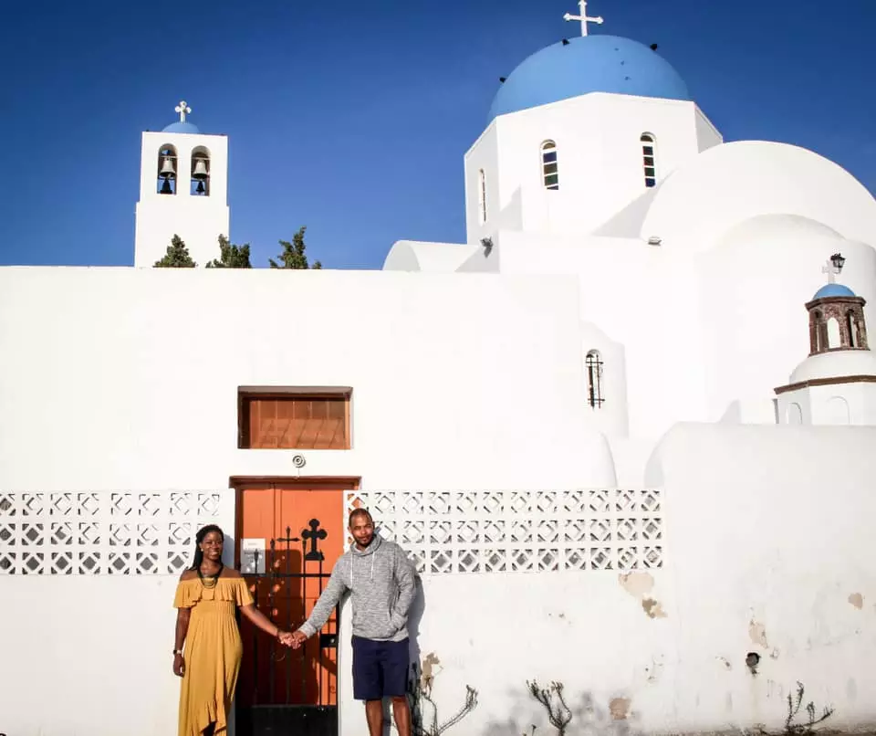 Greek Romance! Kini nga mga Magtiayon Napuno Ang Mga Kalye sa Santorini Uban sa Matahum nga Itom nga Gugma 17018_10