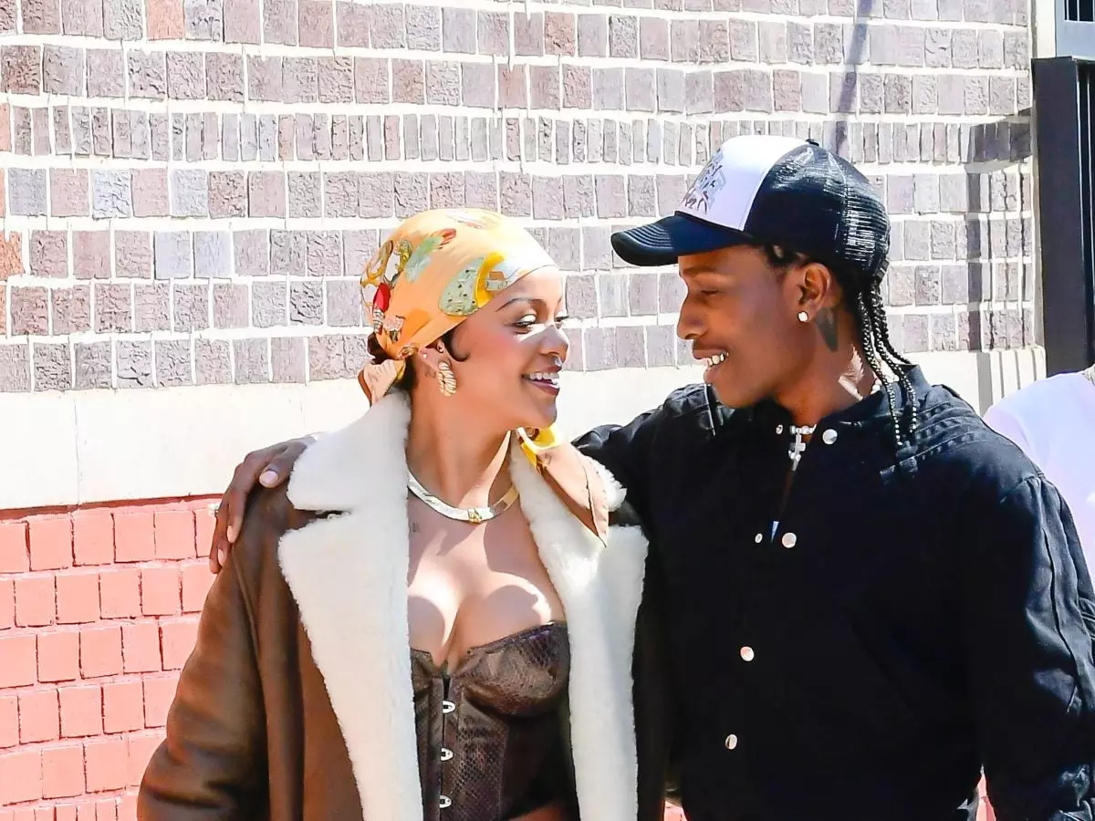 Se A$AP Rocky And Rihanna Tie The Knot In 'D.M.B.' Video