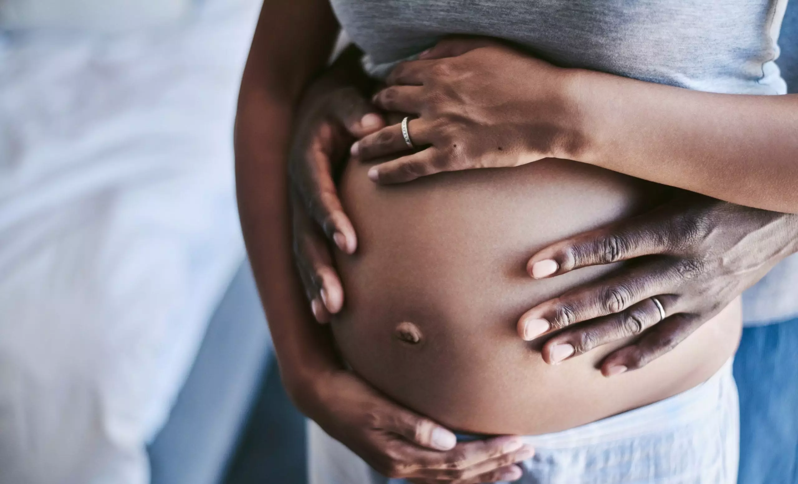 7 šaltiniai naujoms ir besilaukiančioms juodaodžių mamoms