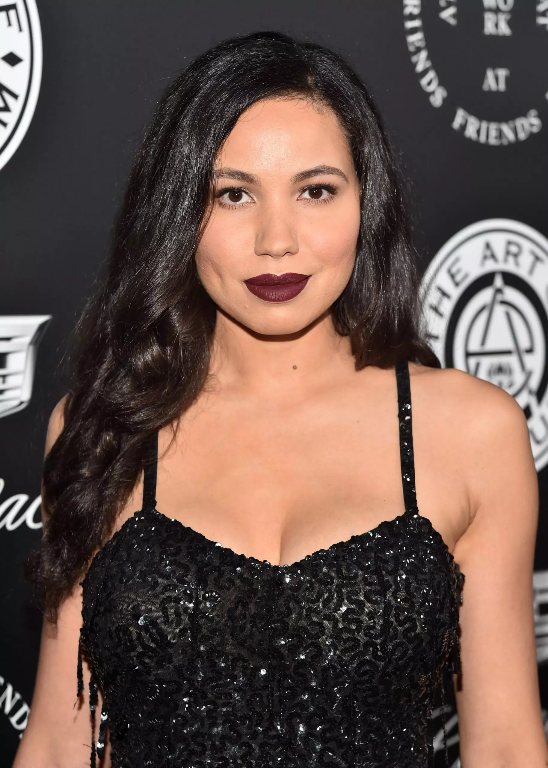 Jurnee Smollett بىز يېتەلمەيدىغان گۈزەللىك ئېزىش 1782_14