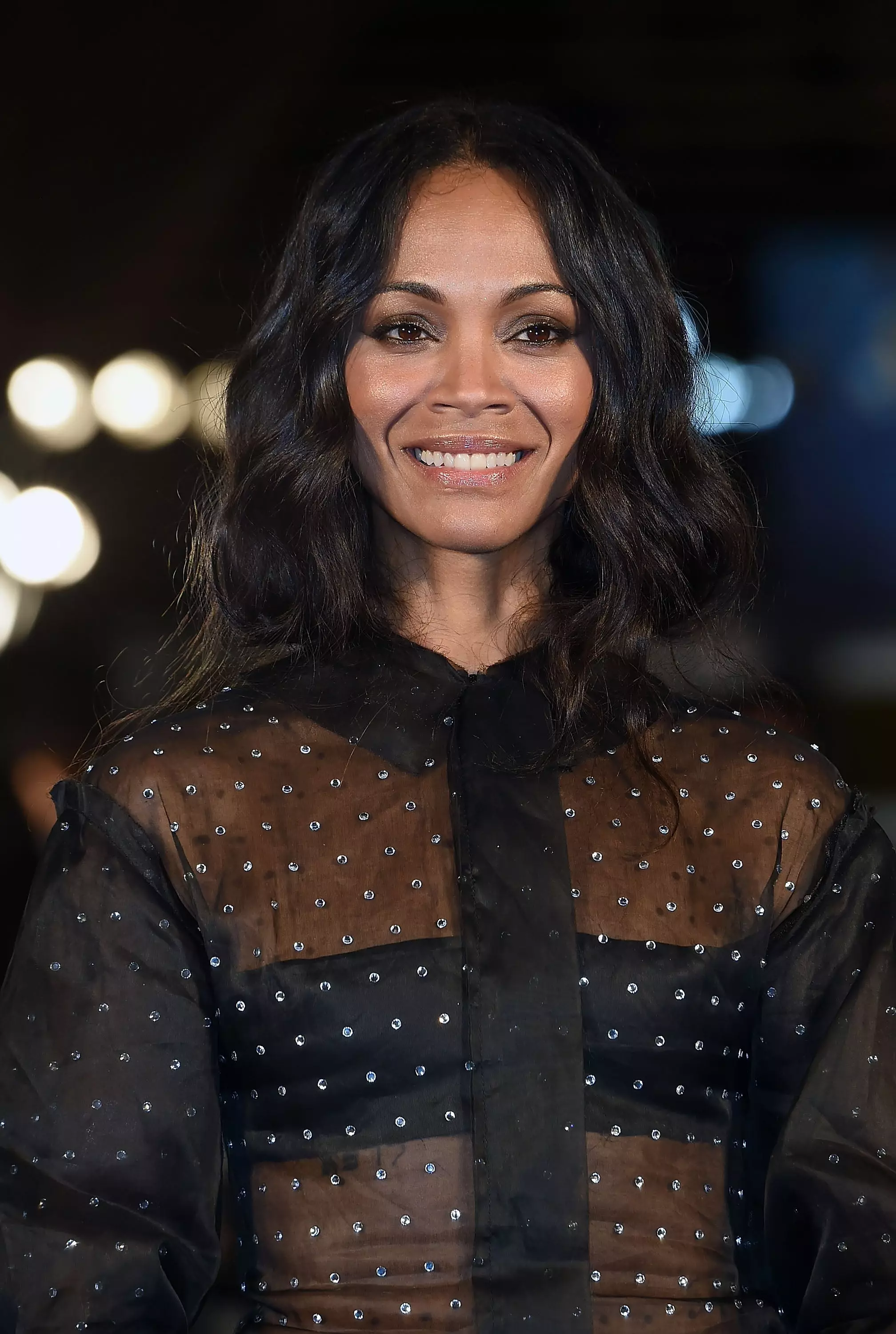 Zoe Saldana dia miantso ny firaisana ara-nofo, saingy mbola tsy azony tsara ny firazanana