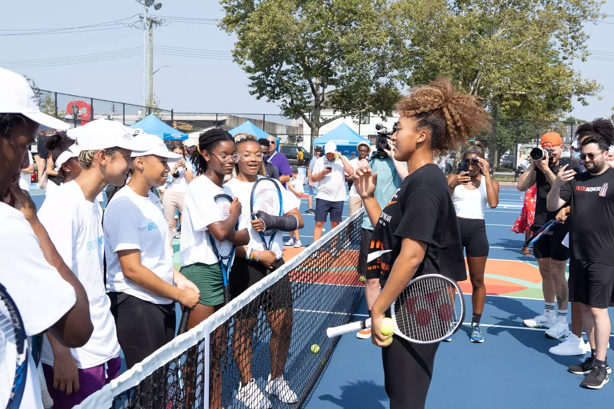 Naomi Osaka visszatér a felújított pályákra, ahol kezdett játszani a teniszsztárok következő generációjával