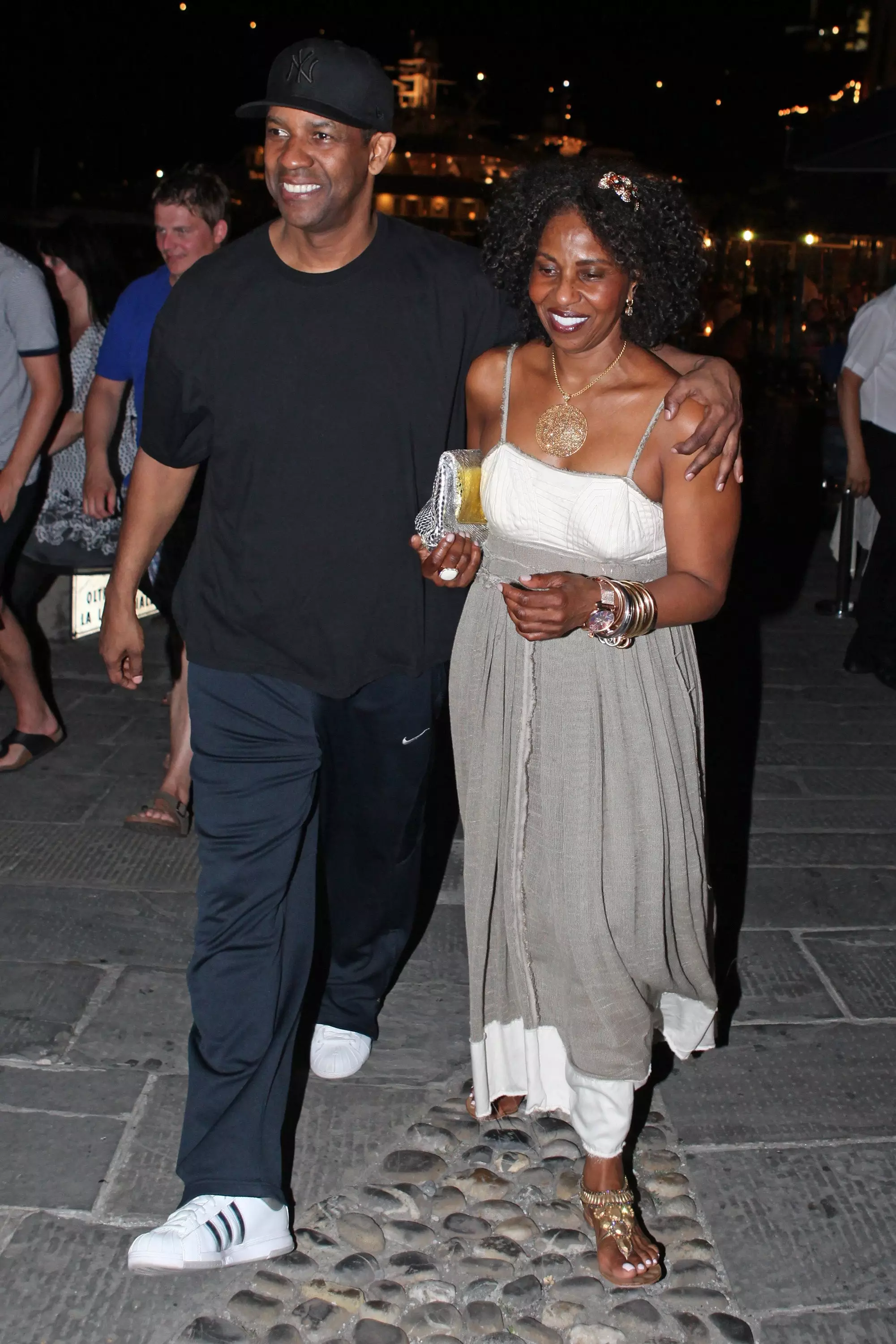 Denzel Washington และภรรยา Pauletta Washington ถ่ายรูปในตอนนั้นและตอนนี้ 19081_15