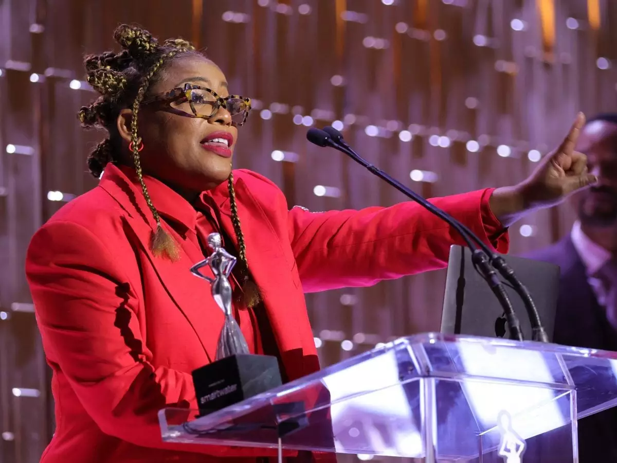 Podívejte se: Aunjanue Ellis’ 2022 Black Women In Hollywood Awards Acceptance Speech