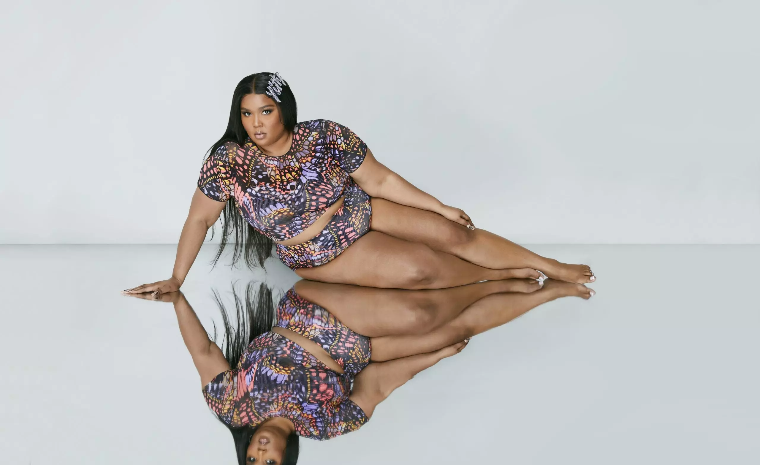 Lizzo lanza la marca de fajas, Yitty