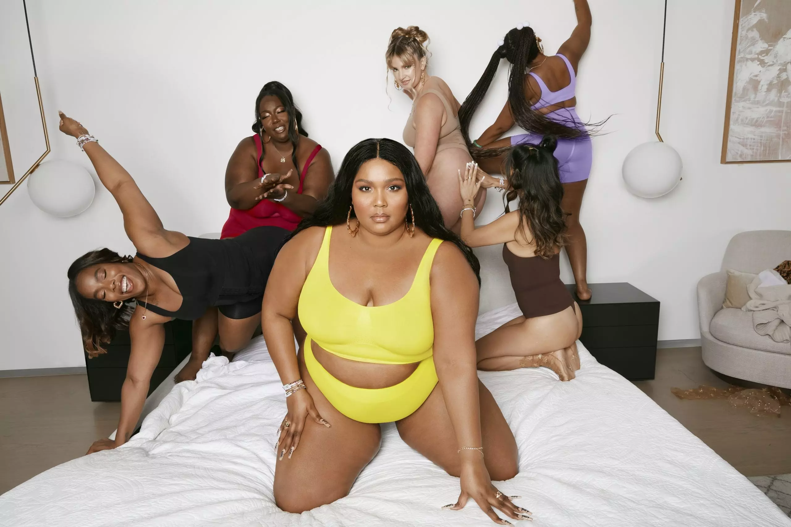 Lizzo lanza la marca de fajas, Yitty