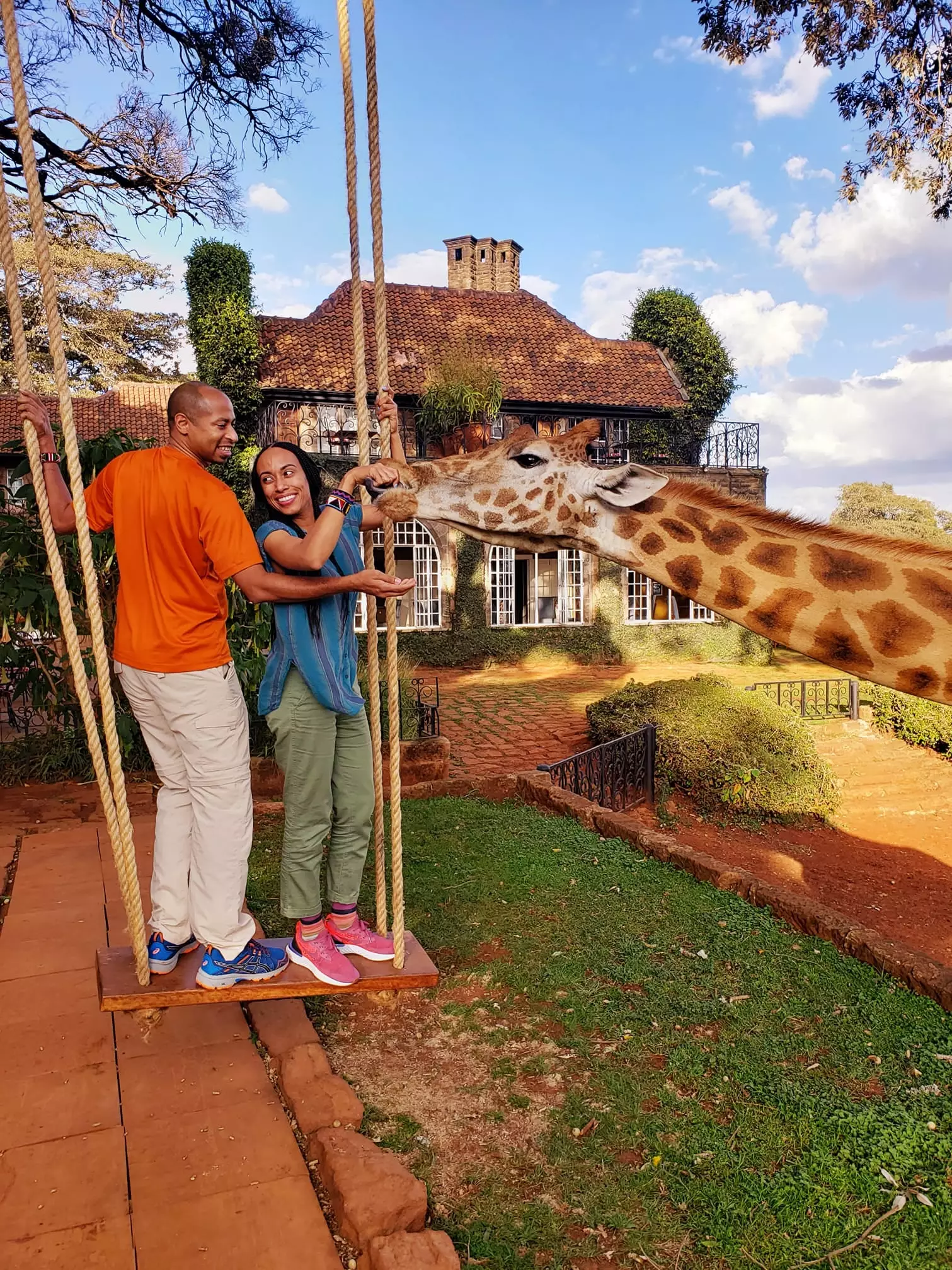 16 Times Jetsetters lọ Wild Fun Giraffe Manor 20655_10