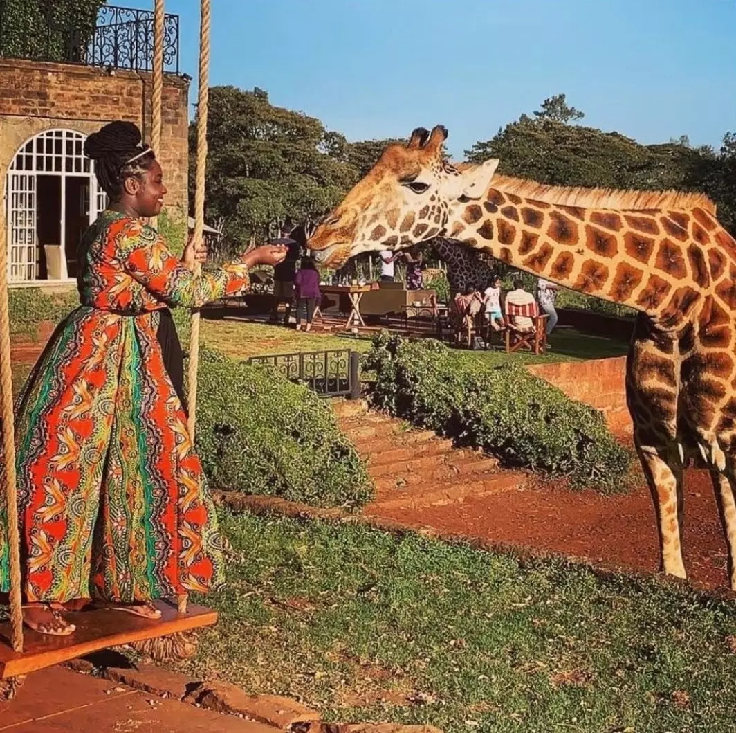 16 Times Jetsetters lọ Wild Fun Giraffe Manor 20655_3