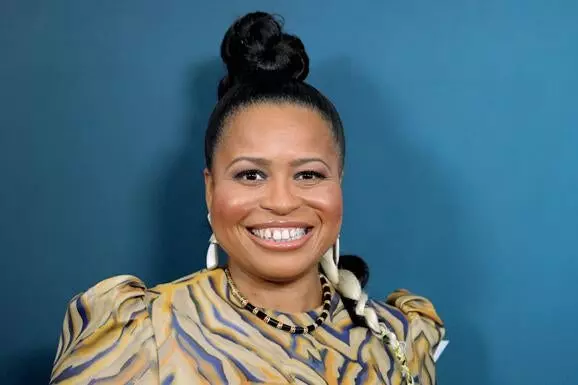 Black Women In Hollywood To Know: Showrunners 2076_6