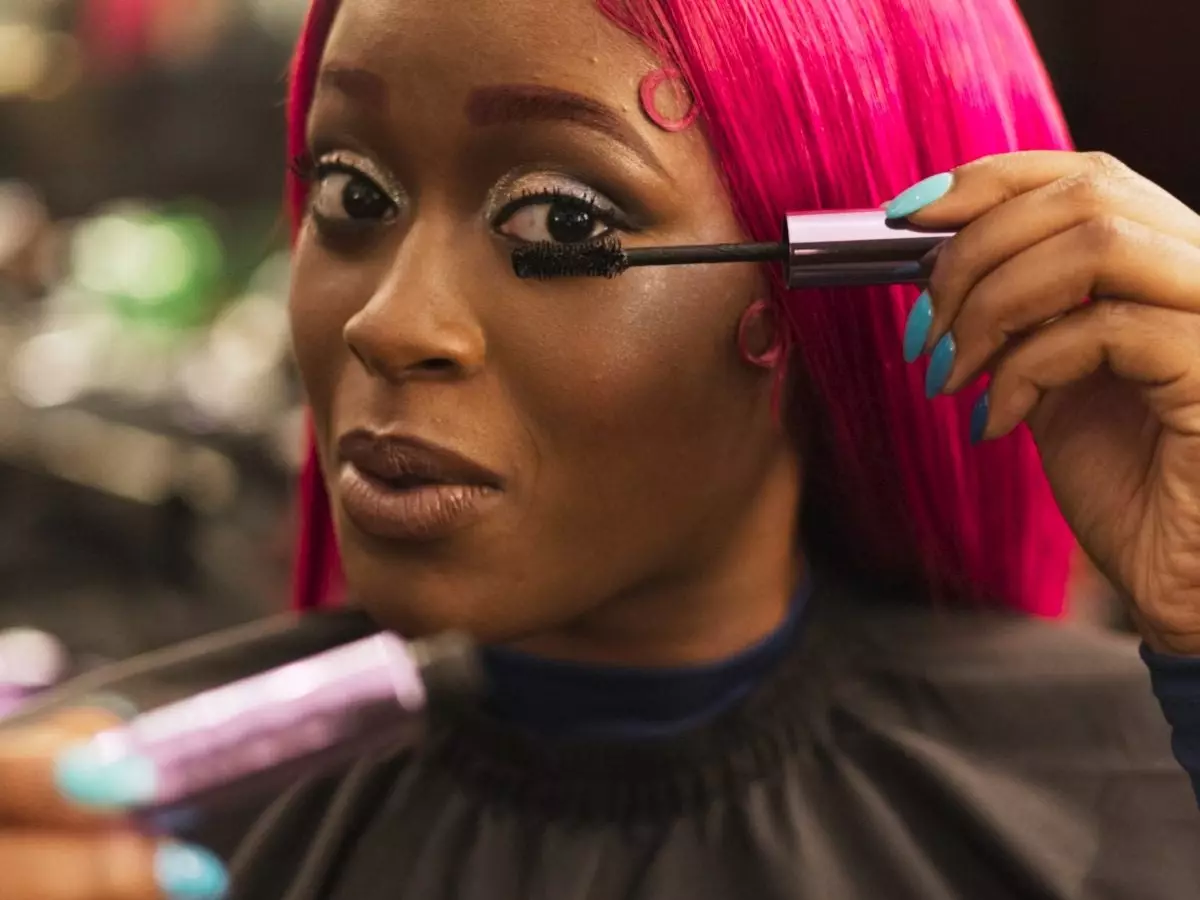 Tierra Whack sorgt mit dem Start ihrer Mascara-Kampagne mit e.l.f. Kosmetik – EXKLUSIV