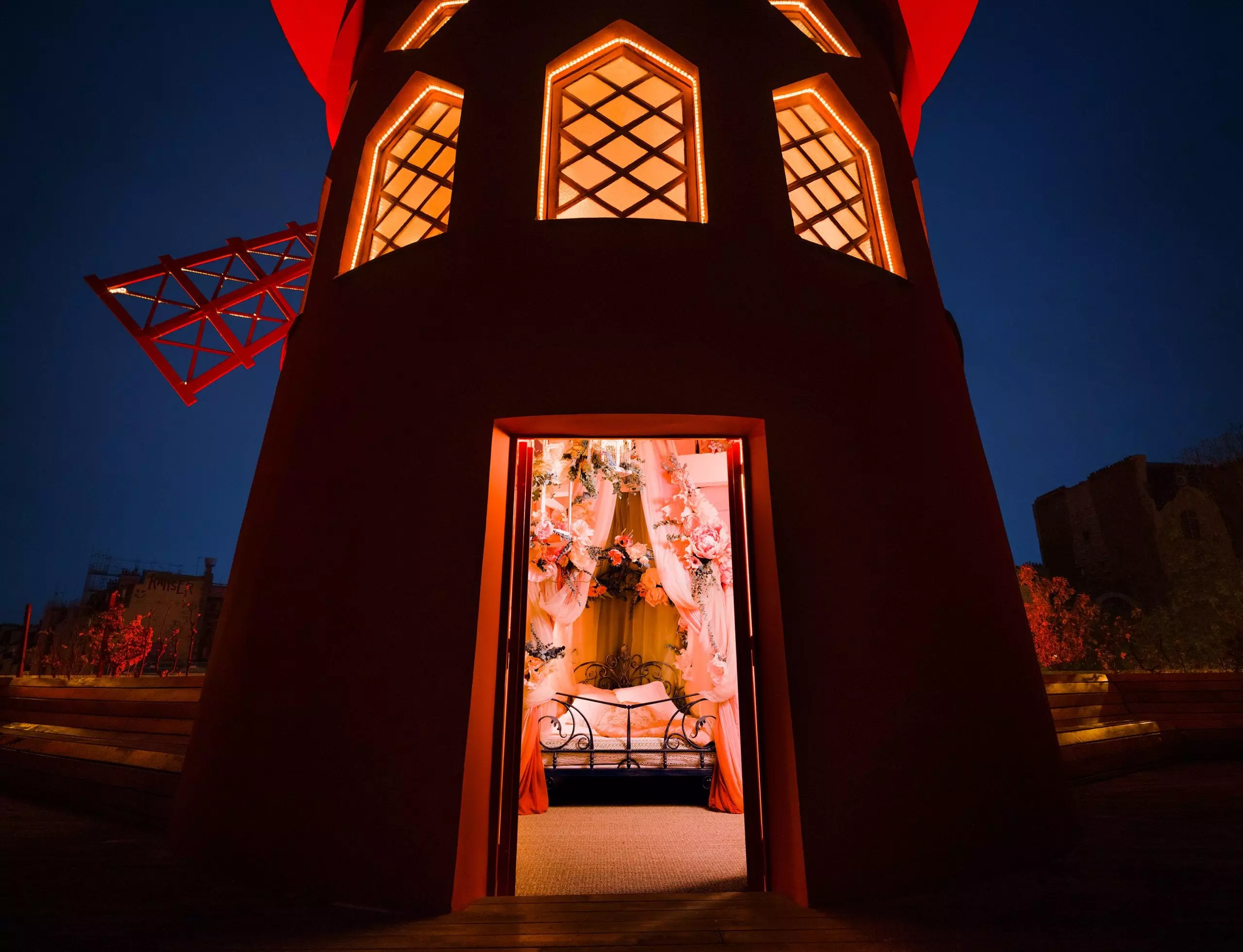 Moulin Rouge odpre ekskluzivno sobo za bivanje enkrat v življenju