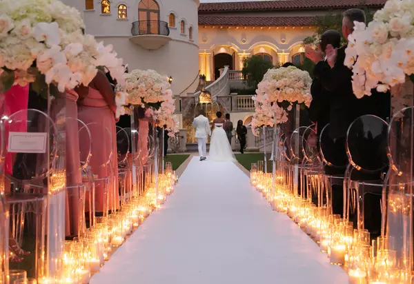 Ексклюзивні фотографії весільної церемонії Джемел Хілл і Яна Воллеса в Каліфорнії 22937_10