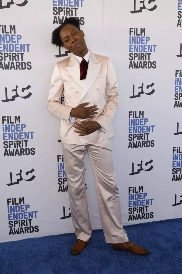 Премия Independent Spirit Awards 2022: черные звезды сияют на красной дорожке 23024_8