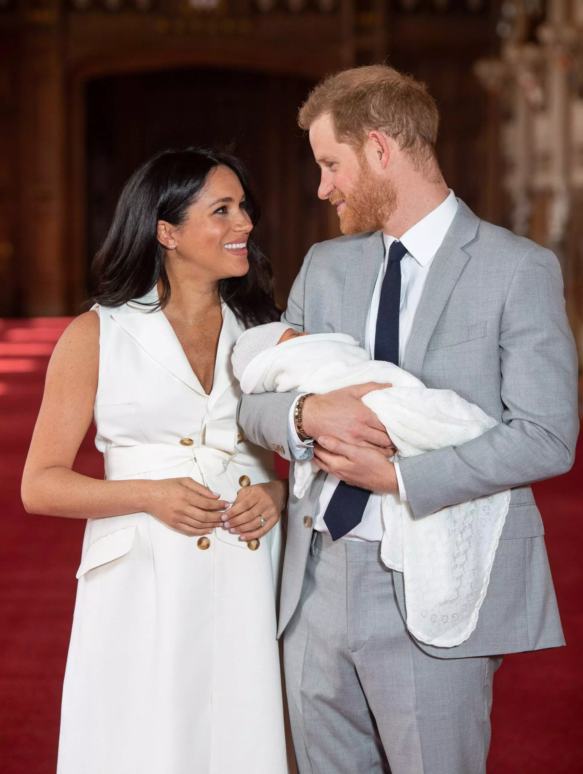 Zoo siab Xyoo Tshiab! Kev hlub yeej zoo rau Tub Vaj Ntxwv Harry thiab Meghan Markle 23533_3