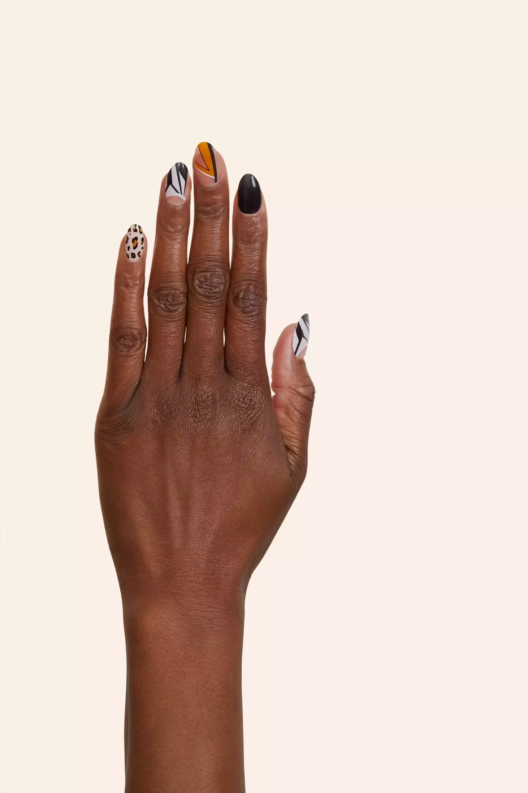 ManiMe setzt sech zesumme mat schwaarze Manicuristen fir de Black History Month