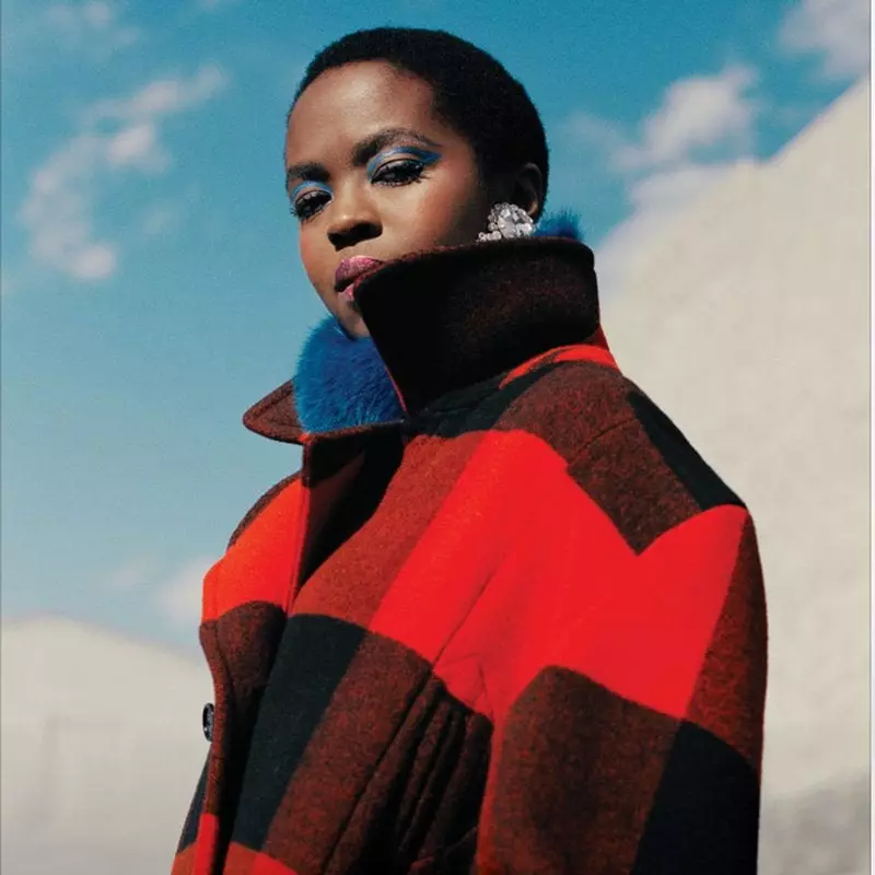 Lauryn Hill hoàn toàn trì hoãn trong chiến dịch thời trang đầu tiên của cô ấy