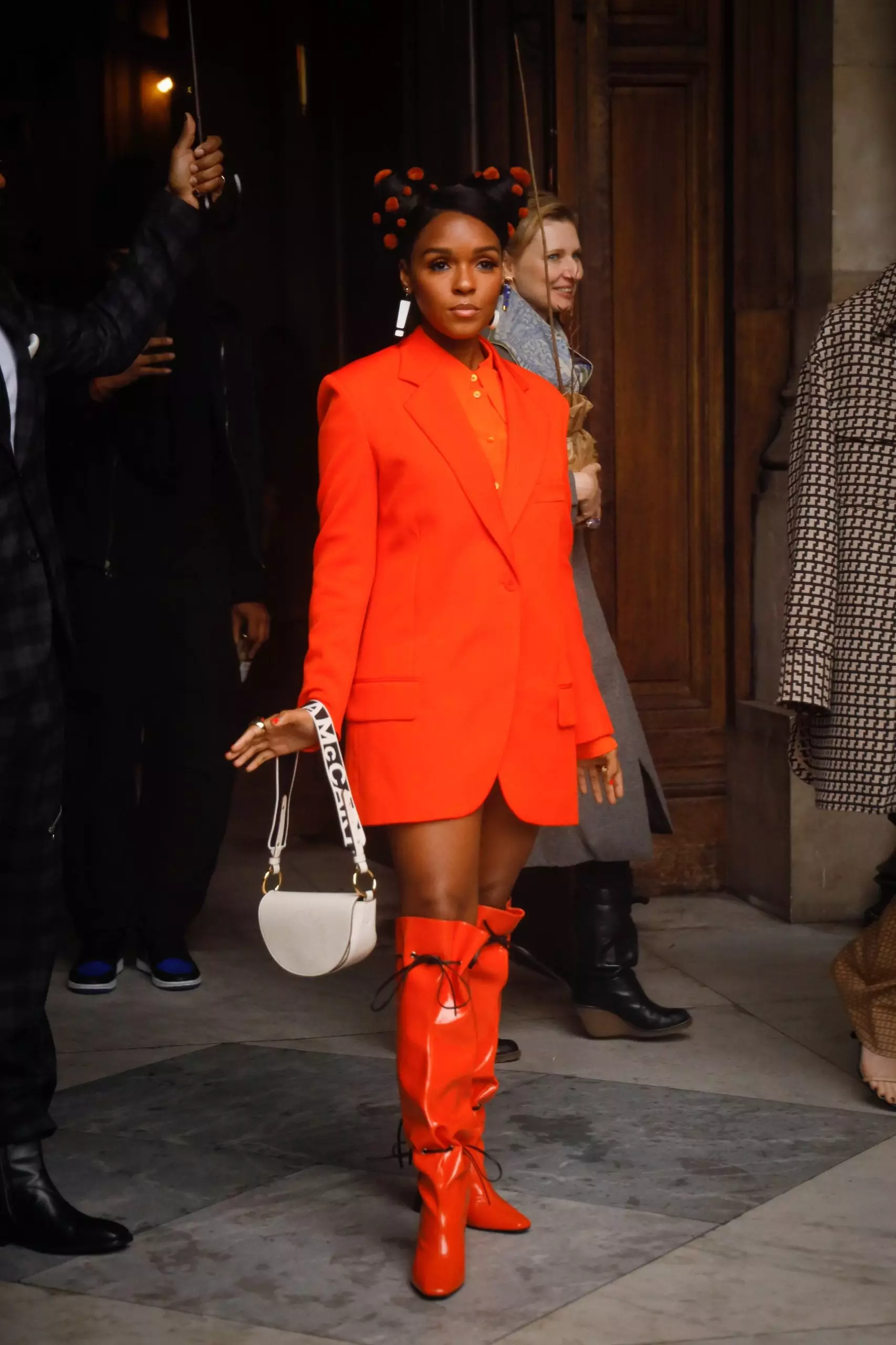 Phong cách Tuần lễ thời trang Paris của Janelle Monáe 24727_6