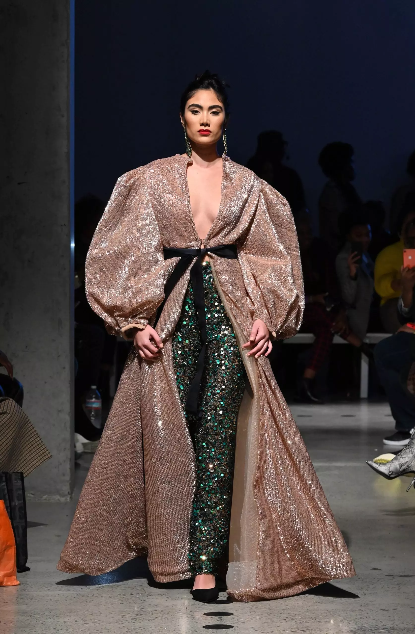 Esé Azénabor bied herfs/winter 2020 by Fashion House aan 24939_13