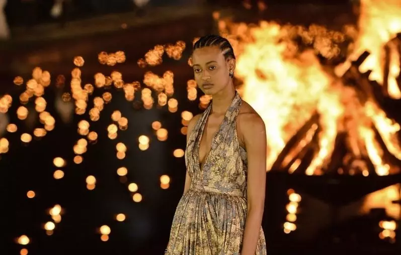 Afros, Cornrows, dan Gaya Alami Lainnya Menjadi Yang Terdepan Di Runway Show Dior's Cruise 2020 24988_6