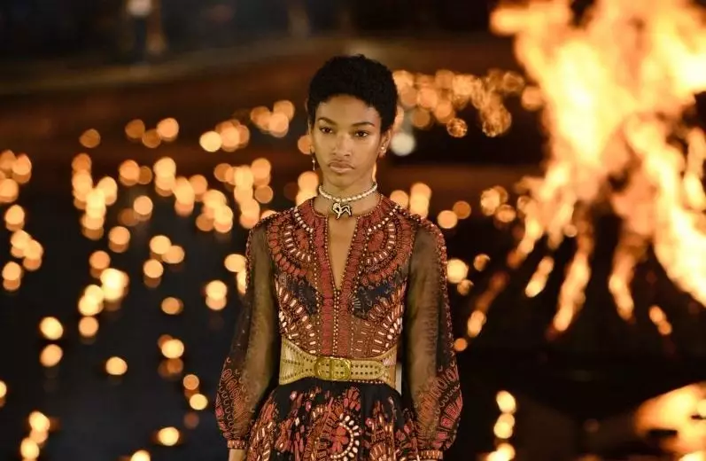 Afros, Cornrows og andre naturlige stilarter var i spidsen for Dior's Cruise 2020 Runway Show 24988_8